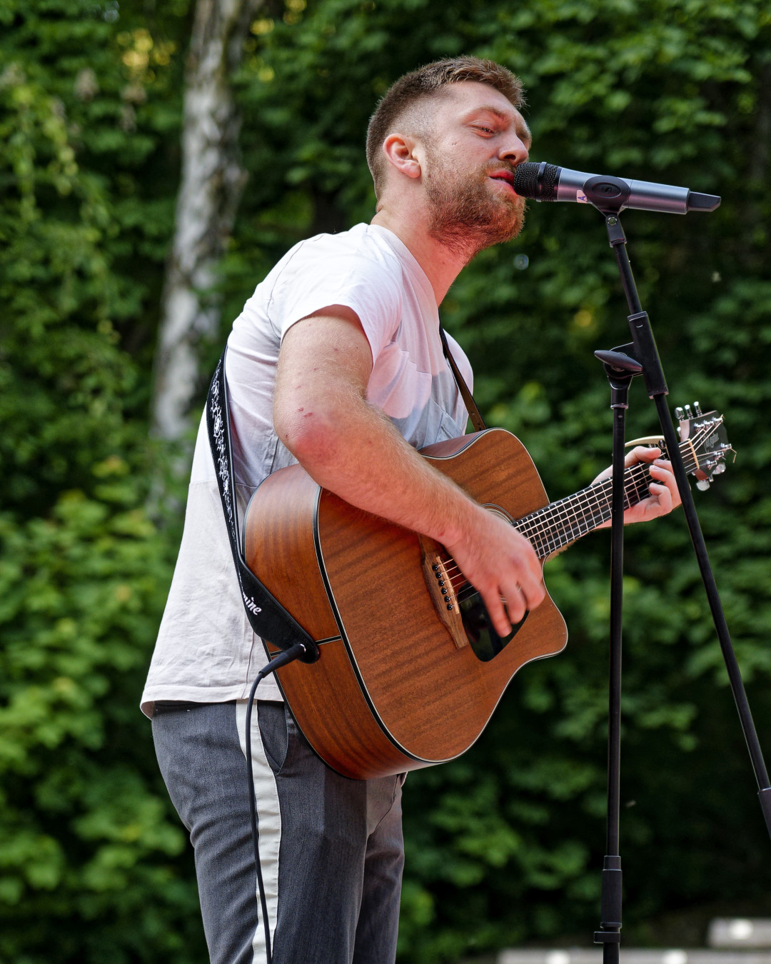 Foto-Rückblick: Konzert von Weltenbummler Alex Austen - Küchwaldbühne